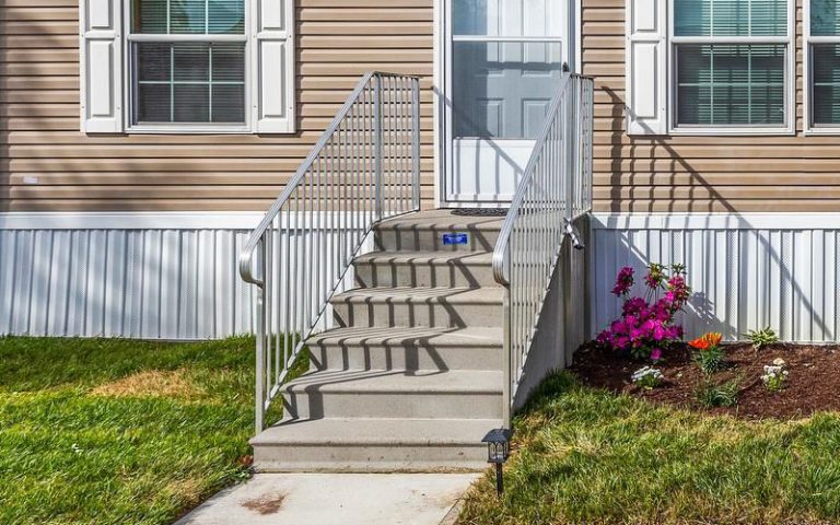 Mobile Home Steps: Add Safety & Charm to Your Exterior Spaces