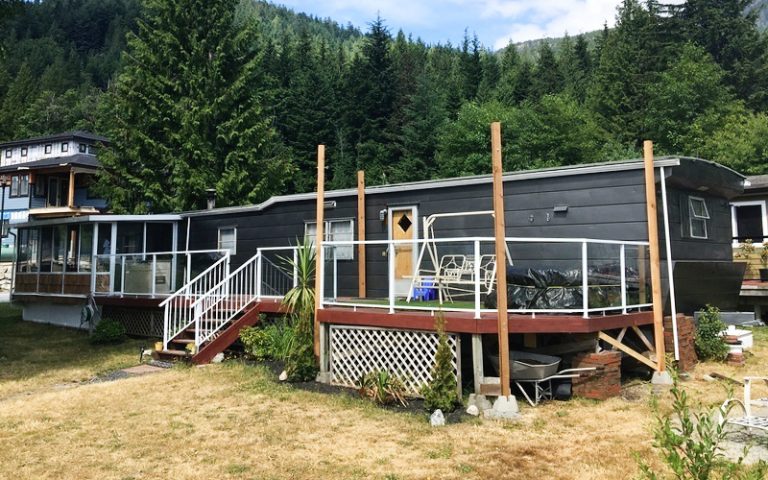 50 Inspiring Mobile Home Deck Ideas for Every Budget