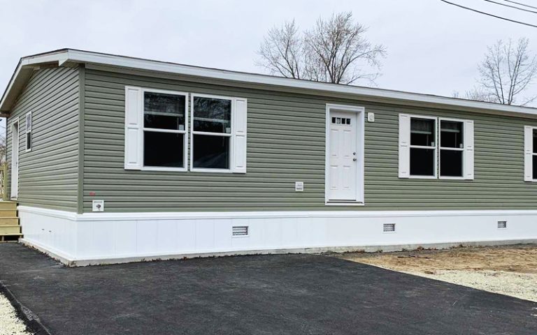 Insulating Mobile Home Skirting for a More Comfortable Home