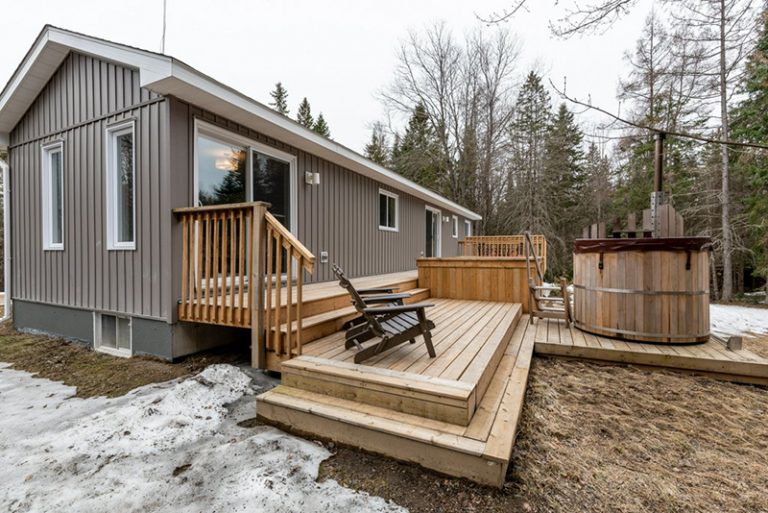 50 Inspiring Mobile Home Deck Ideas for Every Budget