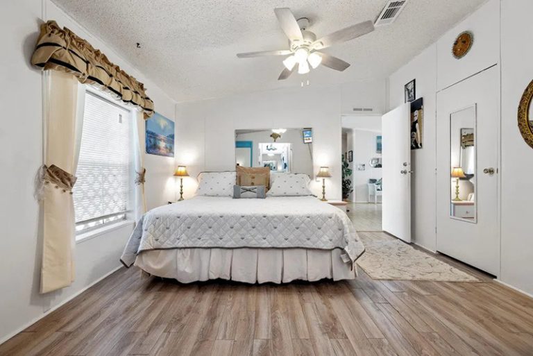 How to Choose the Right Lighting for Your Mobile Home Bedroom