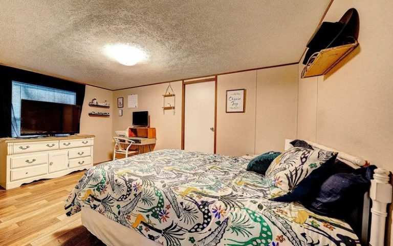 How to Maximize Storage in Your Mobile Home Bedroom