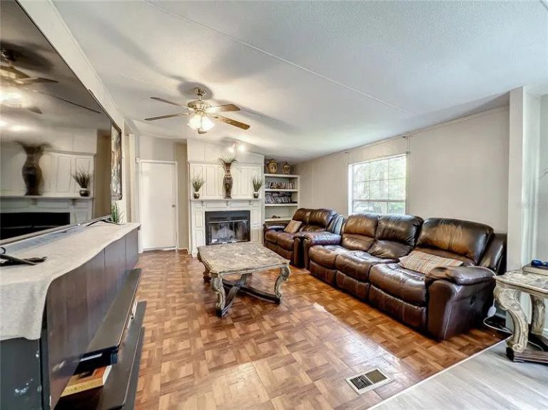 Mobile Home Living Room: 6 Tips for Creating Cozy Spaces