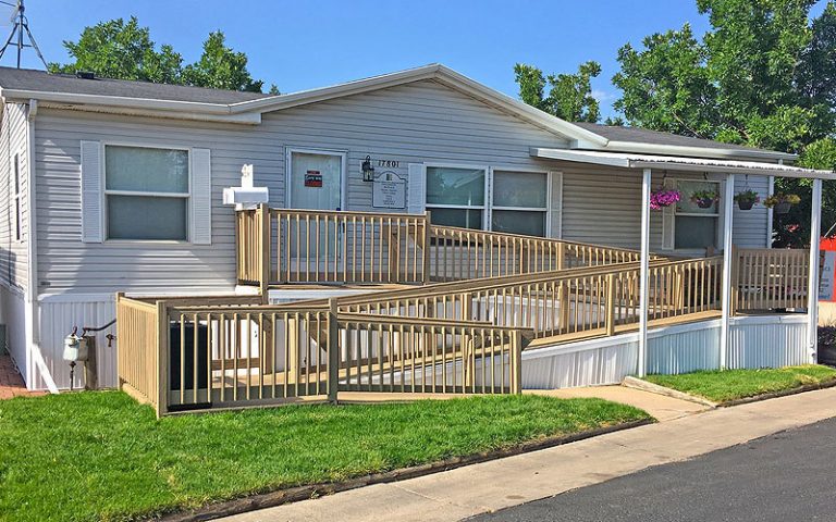 7 Mobile Home Wooden Ramp Design Ideas