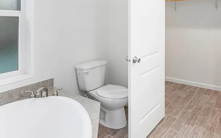 A Guide to Choosing the Best Mobile Home Toilets