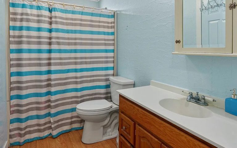 A Guide to Choosing the Best Mobile Home Toilets