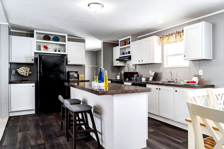 10 Stunning Mobile Homes with 5 Bedrooms