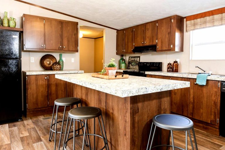 19 Stunning 4-Bedroom Mobile Homes