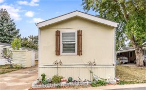 Mobile Home Shutters: A Guide to Types and Installation Tips