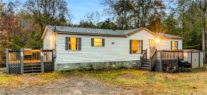Living in a Mobile Home: 5 Pros and Cons You Need to Know