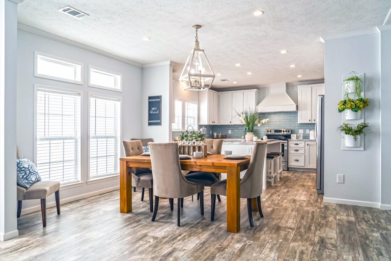 13 Stunning Farmhouse Style Mobile Homes