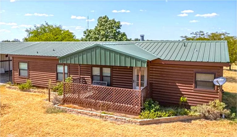 18 Ways to Make a Mobile Home Look Like a Log Cabin