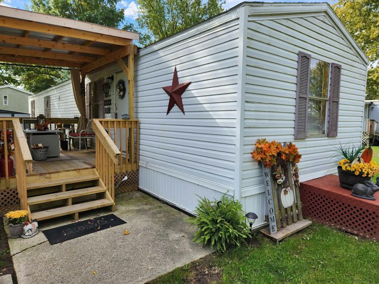 10 Mobile Home Exterior Accent Wall Ideas
