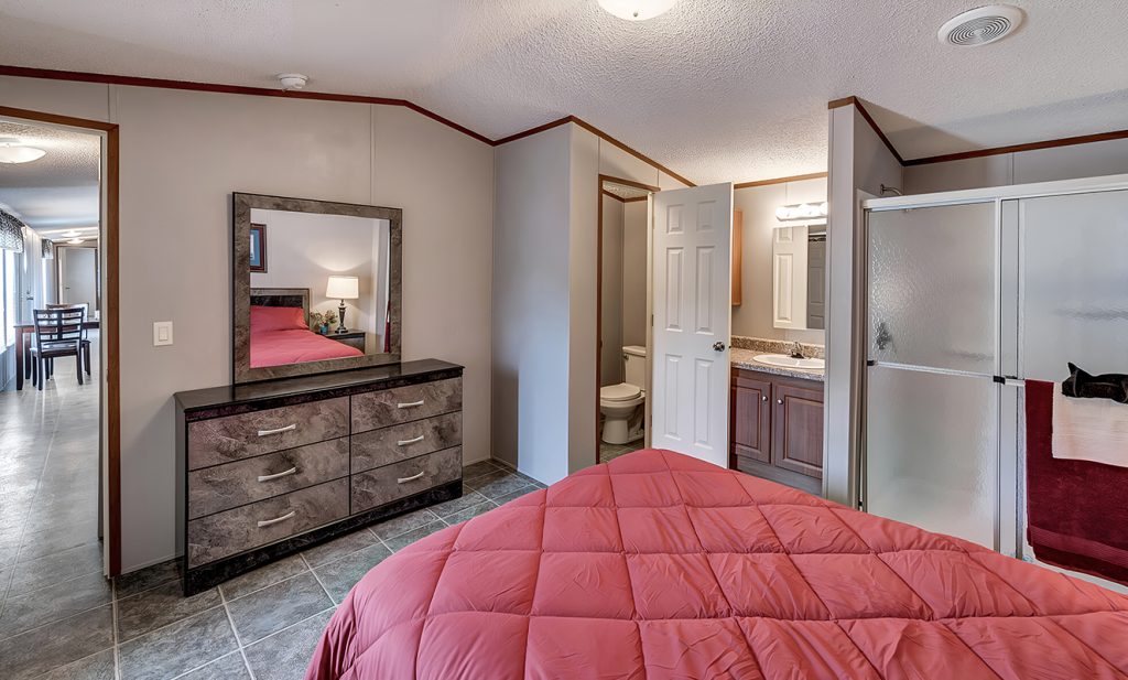 5 Bedrooms Single Wide Mobile Home