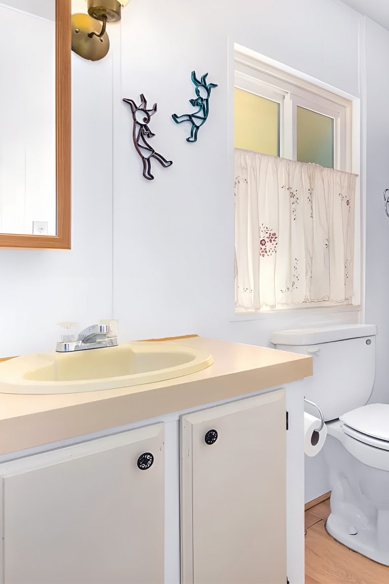 10 Creative Ideas for Decorating Mobile Home Walls