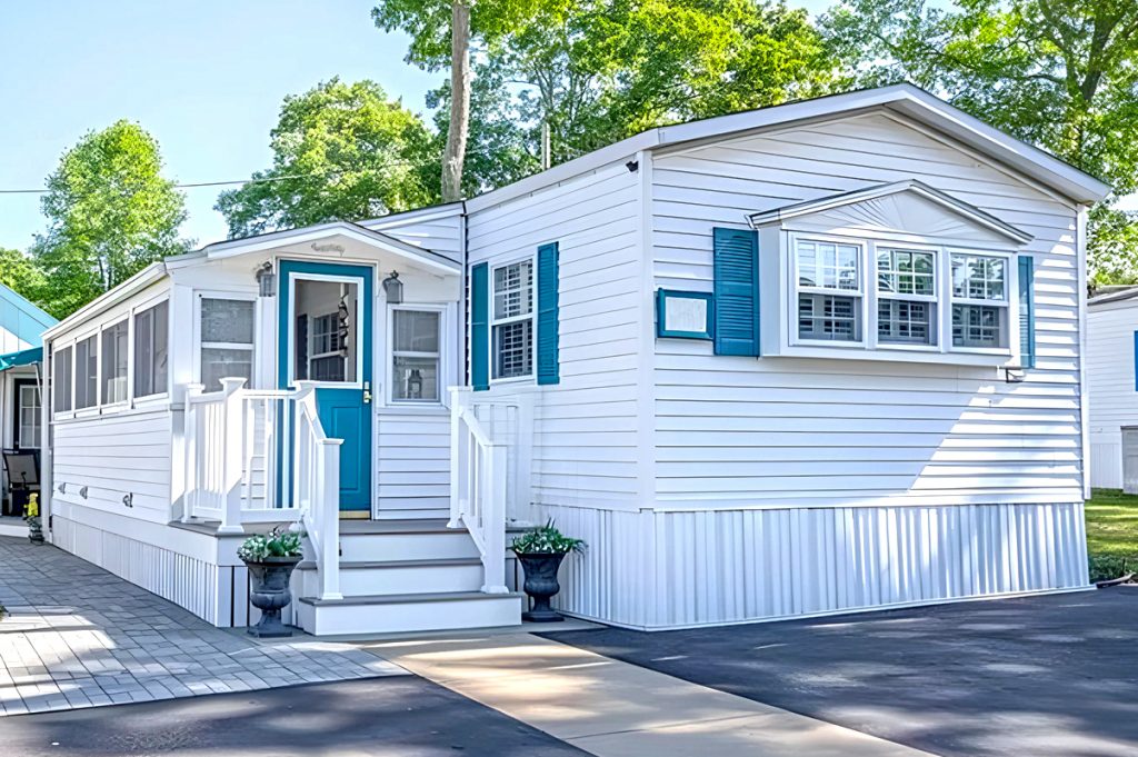 10 Inspiring Mobile Home Addition Projects