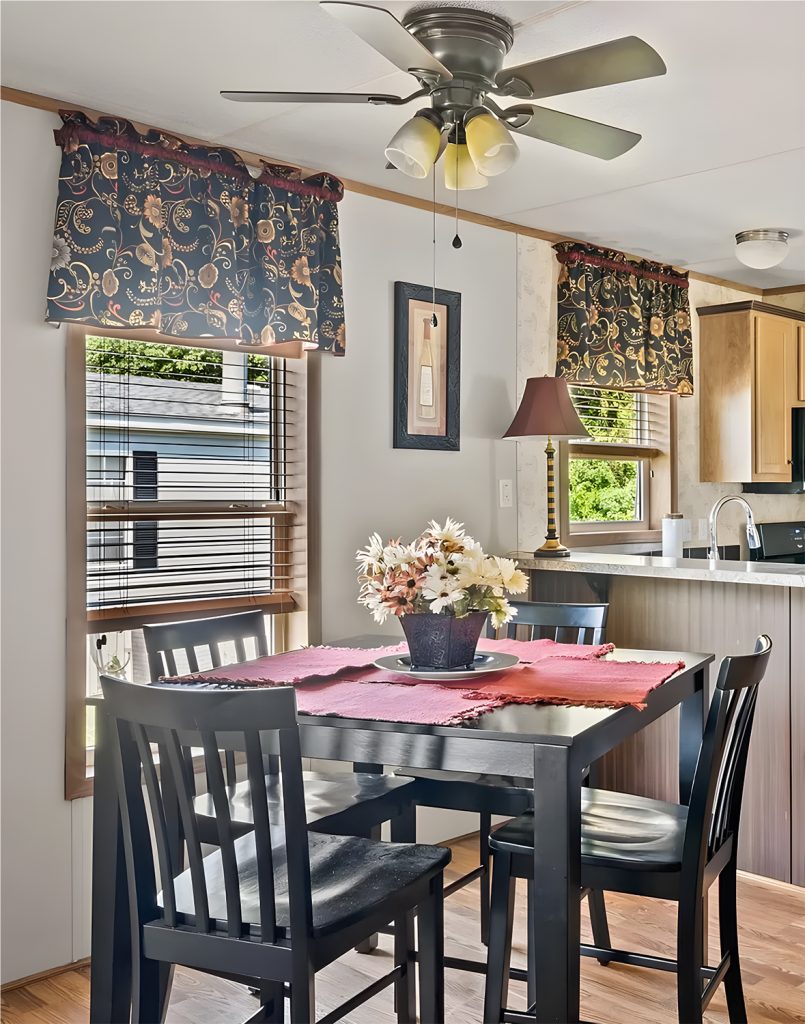 10 Chic Mobile Home Dining Room Ideas