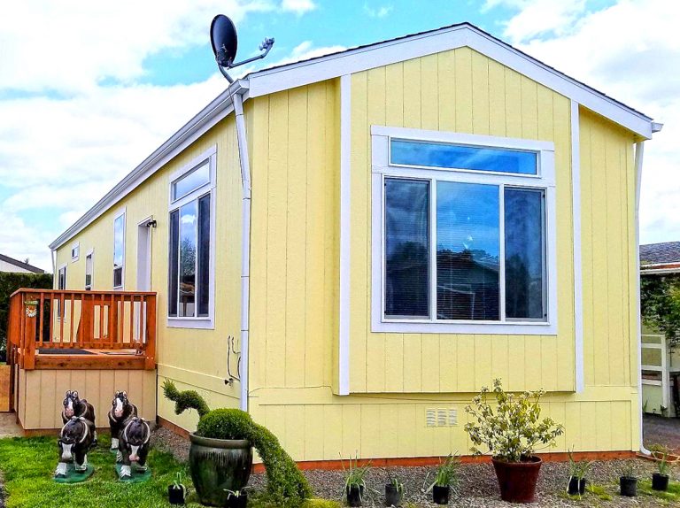 7 Inspiring Mobile Home Exterior Color Combination Ideas