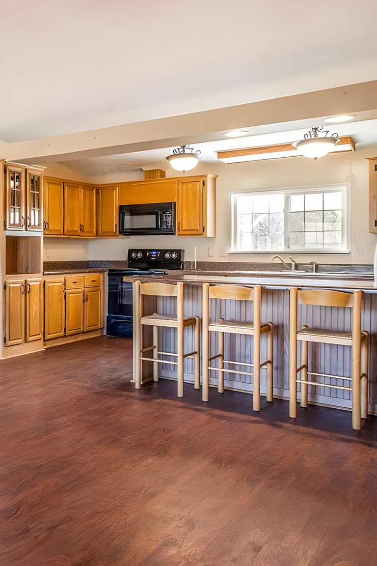 5 Tips for Selecting Mobile Home Flooring Colors