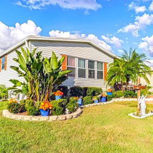12 Mobile Home Landscaping Tips for Maximum Curb Appeal
