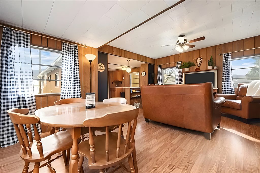 15 Ways to Make a Mobile Home Look Like a Rustic House