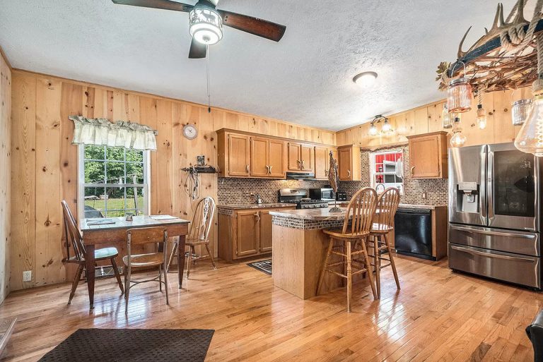 15 Ways to Make a Mobile Home Look Like a Rustic House