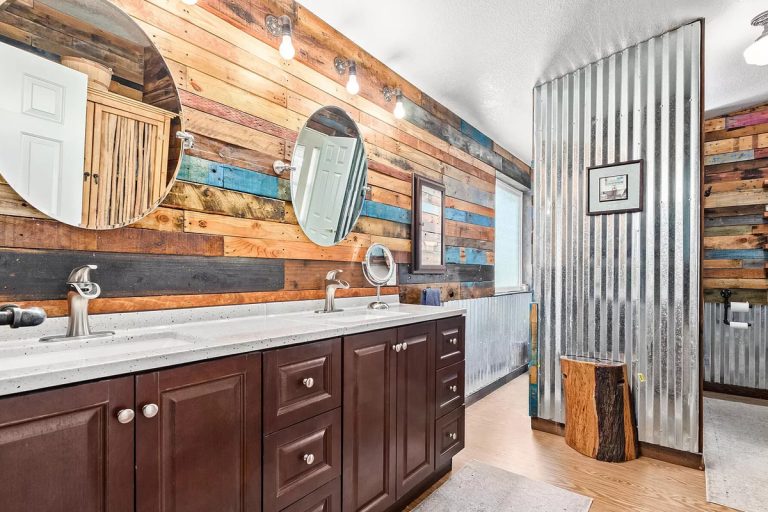 15 Ways to Make a Mobile Home Look Like a Rustic House