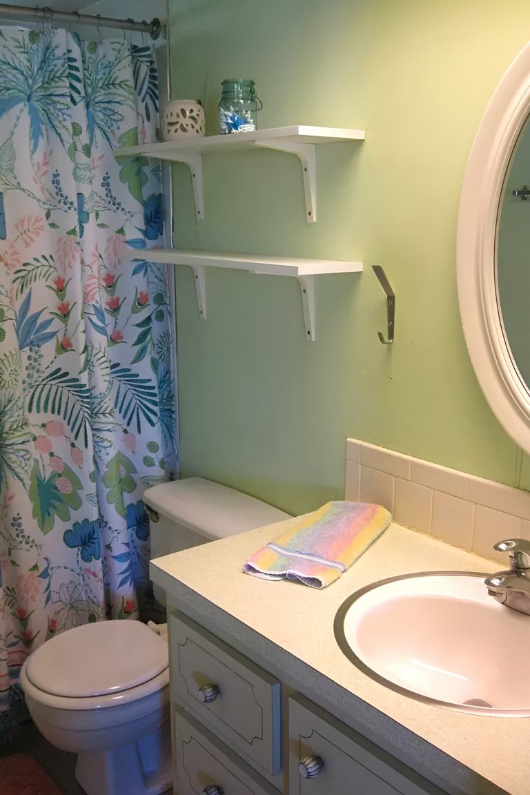11 Mobile Home Bathroom Space-Saving Ideas