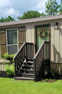 10 Gorgeous Mobile Home Wooden Steps Design Ideas
