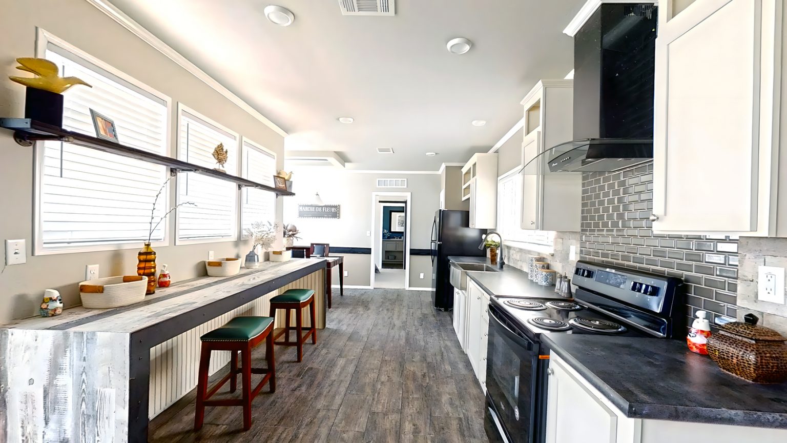 Discover the Charm of a 15 x 76 Single Wide Mobile Home