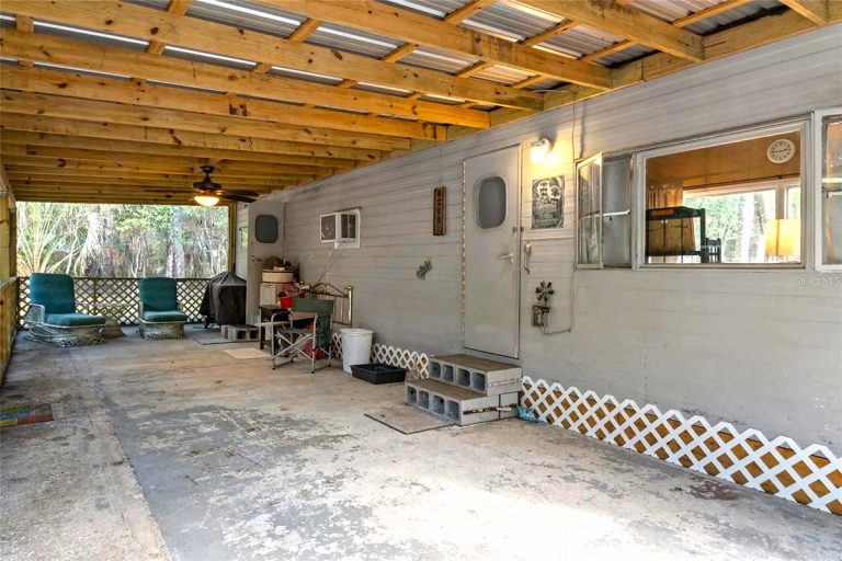 A Look Inside a Cozy 1957 Mobile Home