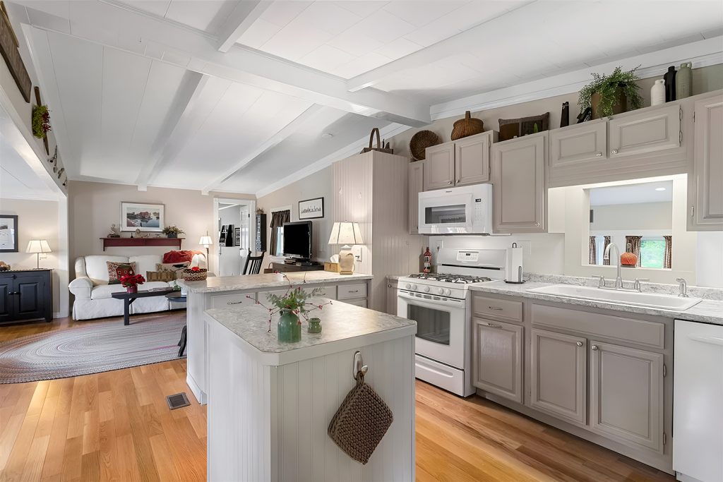 Stunning 1970 Mobile Home Remodel: Inspiring Renovation Ideas