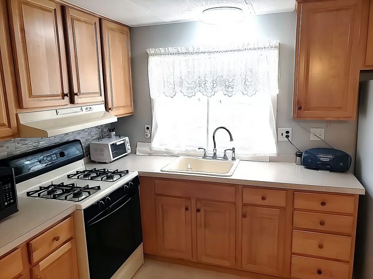 Cozy 1980 Mobile Home Makeover: Inspiring Renovation Ideas