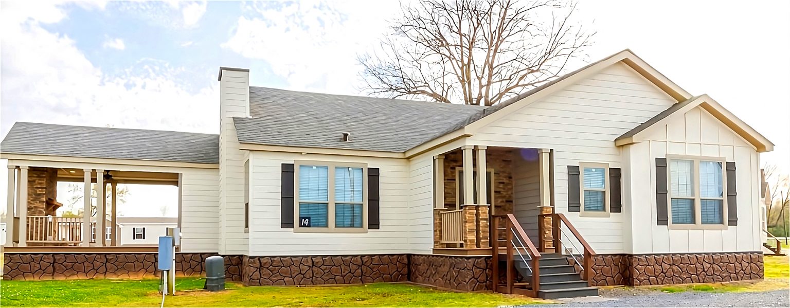 Triple Wide Mobile Home with 3 Beds and 2 Baths