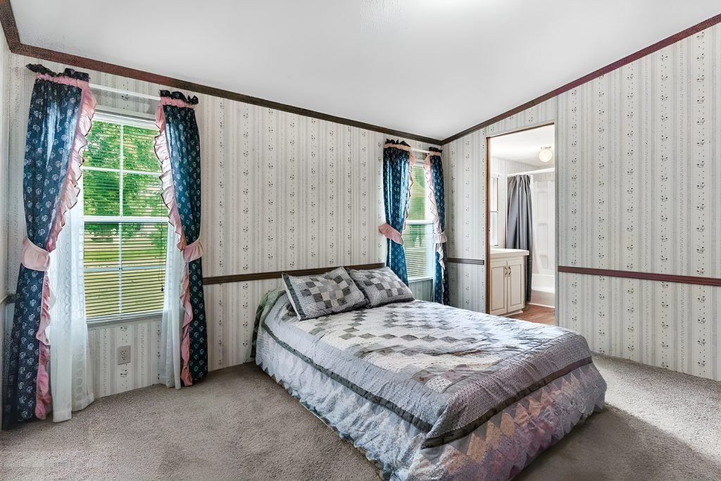 1989 Double Wide Mobile Home Remodel with a Screened Porch