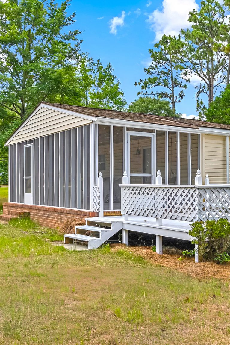 1989 Double Wide Mobile Home Remodel with a Screened Porch