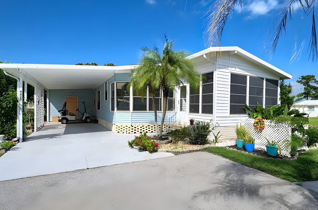 A Look Inside a Charming 1989 Mobile Home Makeover: Inspiring ...