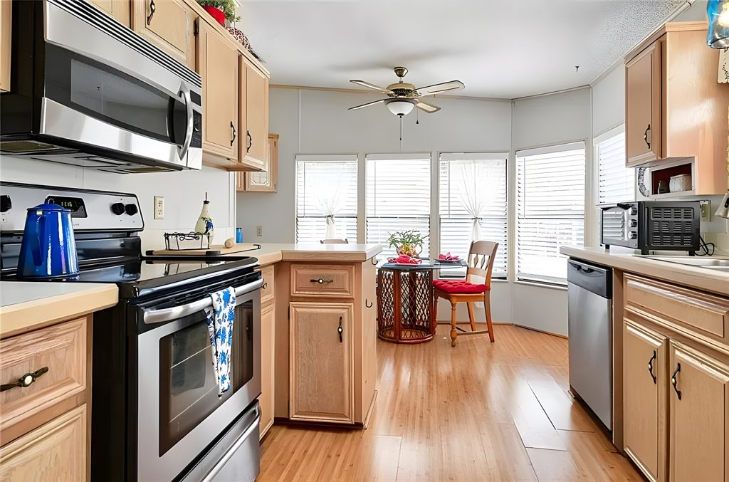 A Look Inside a Charming 1989 Mobile Home Makeover: Inspiring ...