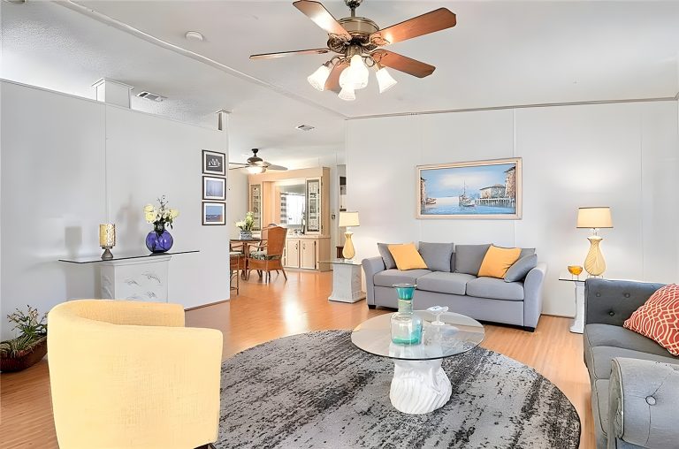 A Look Inside a Charming 1989 Mobile Home Makeover: Inspiring ...