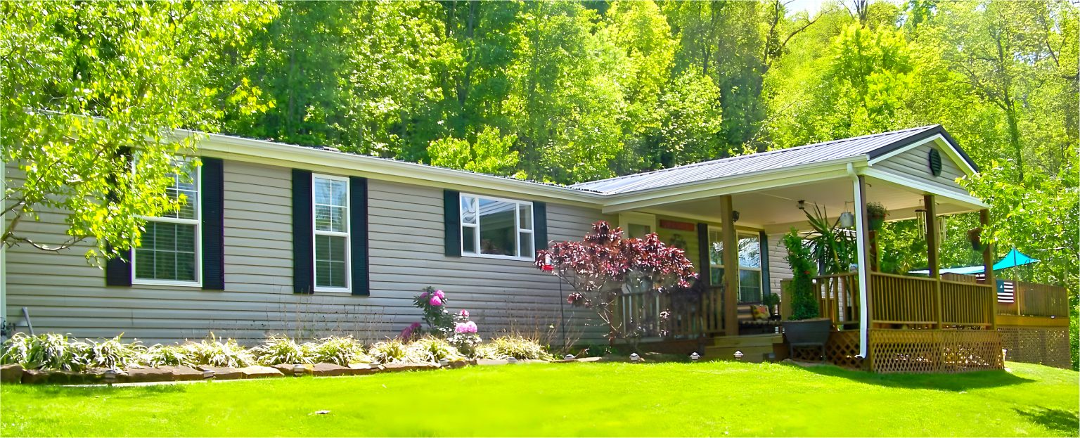 Take a Look at This Jaw-Dropping Mobile Home with a Above Ground Pool!