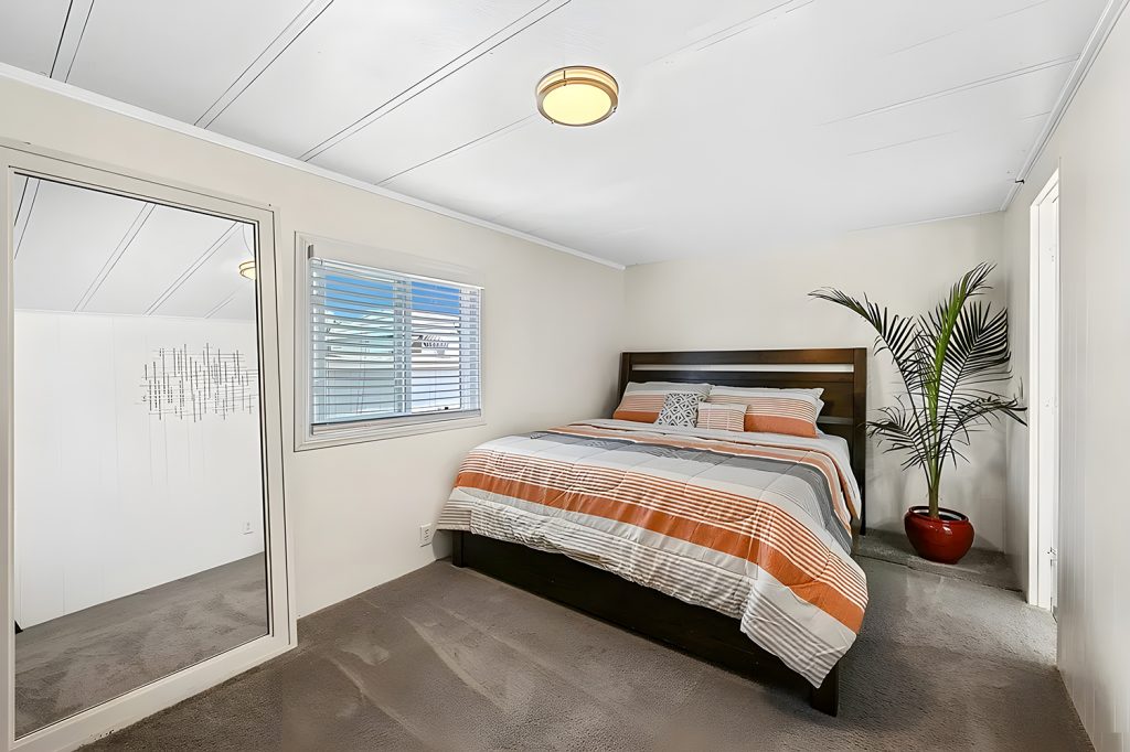 Step Into This Updated 1980s Mobile Home with a Modern Style