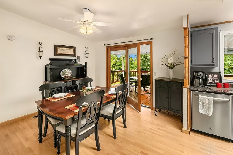 Cozy 1989 Mobile Home Makeover: Inspiring Renovation Ideas