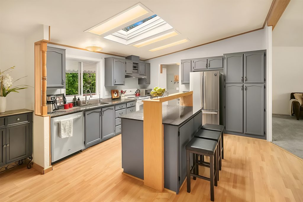 Cozy 1989 Mobile Home Makeover: Inspiring Renovation Ideas