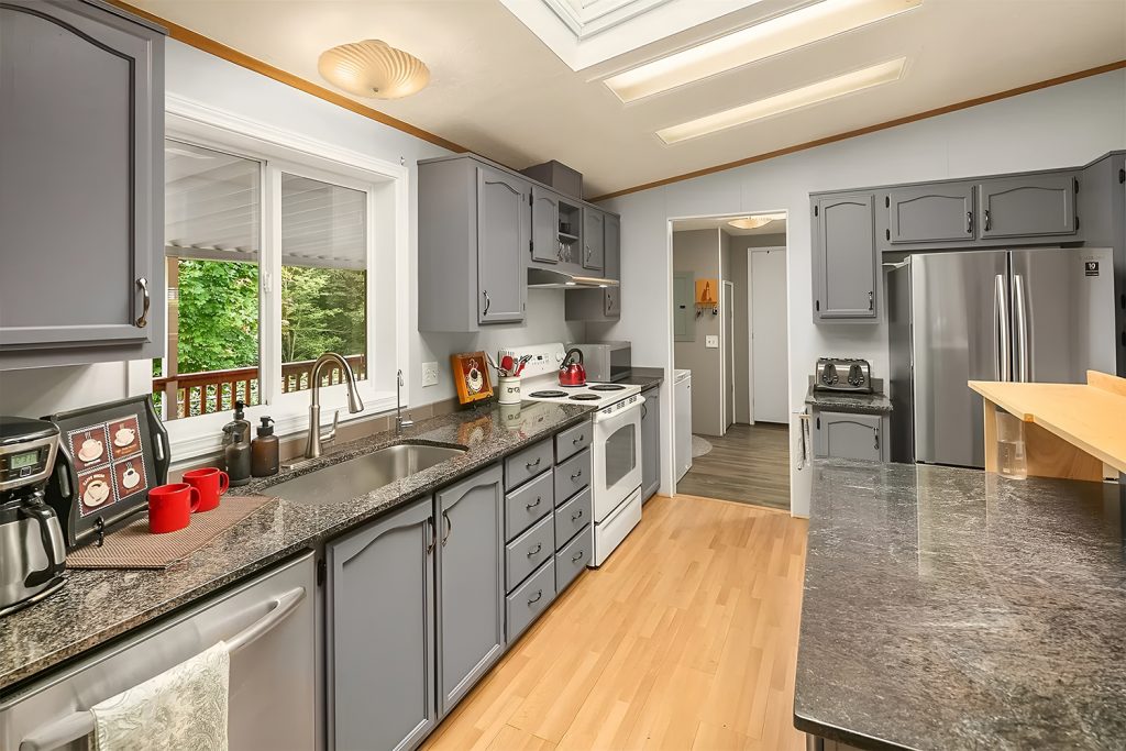 Cozy 1989 Mobile Home Makeover: Inspiring Renovation Ideas