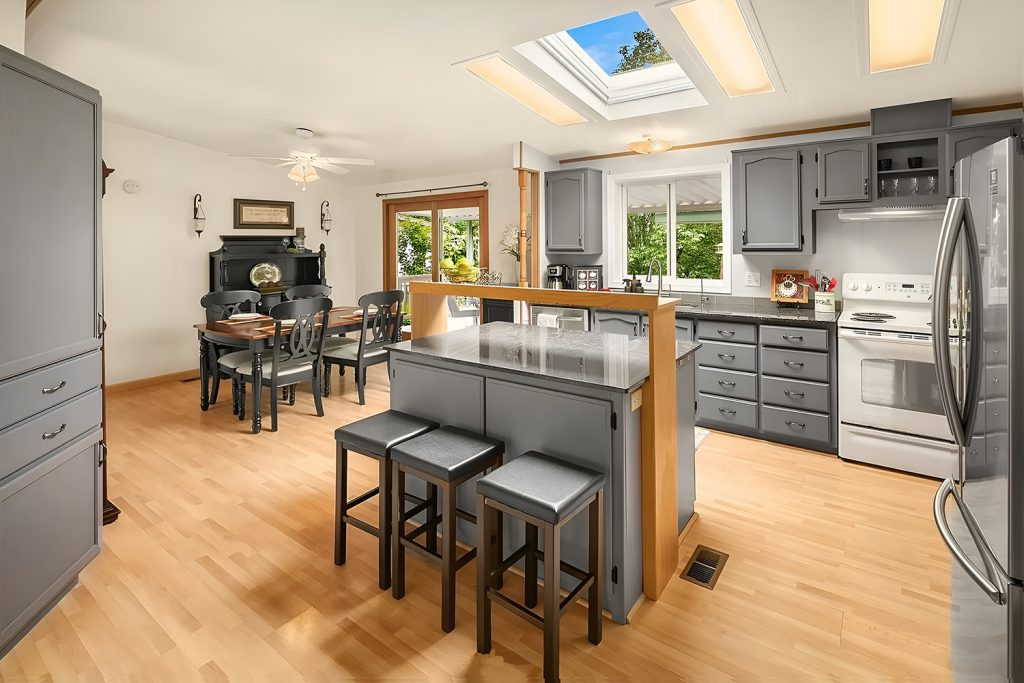 Cozy 1989 Mobile Home Makeover: Inspiring Renovation Ideas