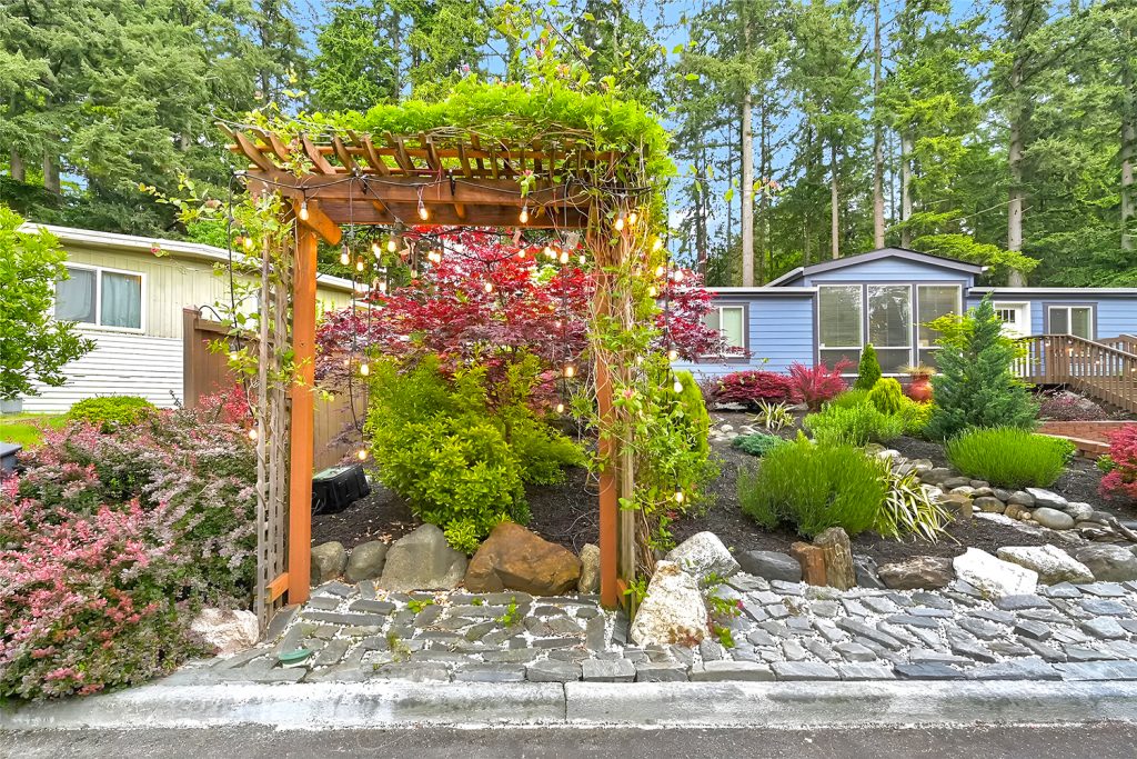 Make Your Mobile Home Look Like a House with These Amazing Upgrade Ideas!