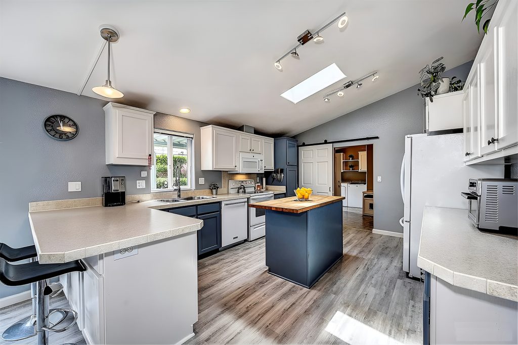 Boost Your Mobile Home's Curb Appeal with These Upgrades Ideas