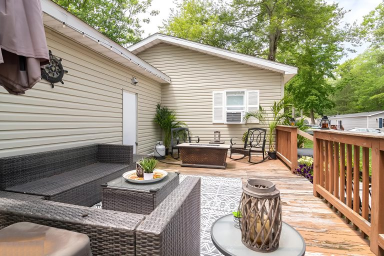 8 Mobile Home Back Deck Ideas