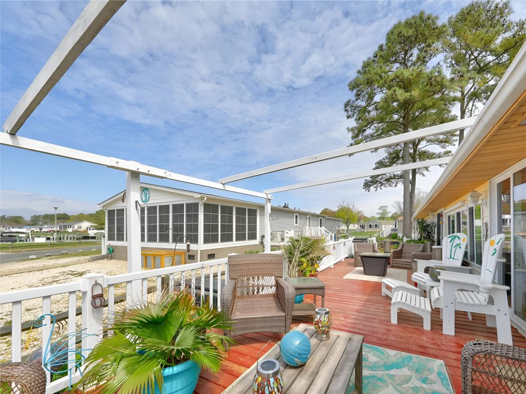 8 Mobile Home Back Deck Ideas