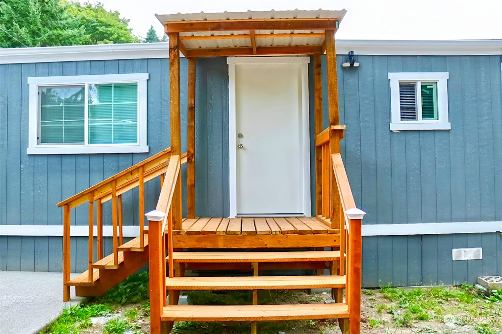 15 Stylish Mobile Home Exterior Entryway Ideas